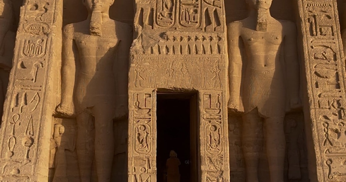 Walkthrough of Abu Simbel’s Small Temple (Egypt) – Andrew Traveling